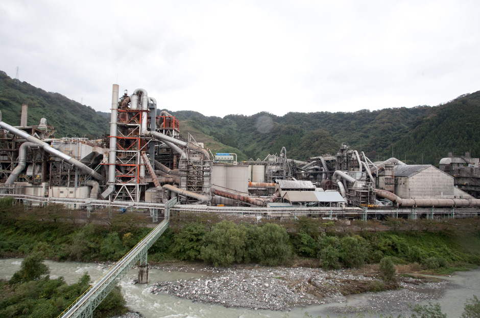 Denka 見学ツアー：青海工場｜特別コンテンツ｜デンカ株式会社 新卒採用2025